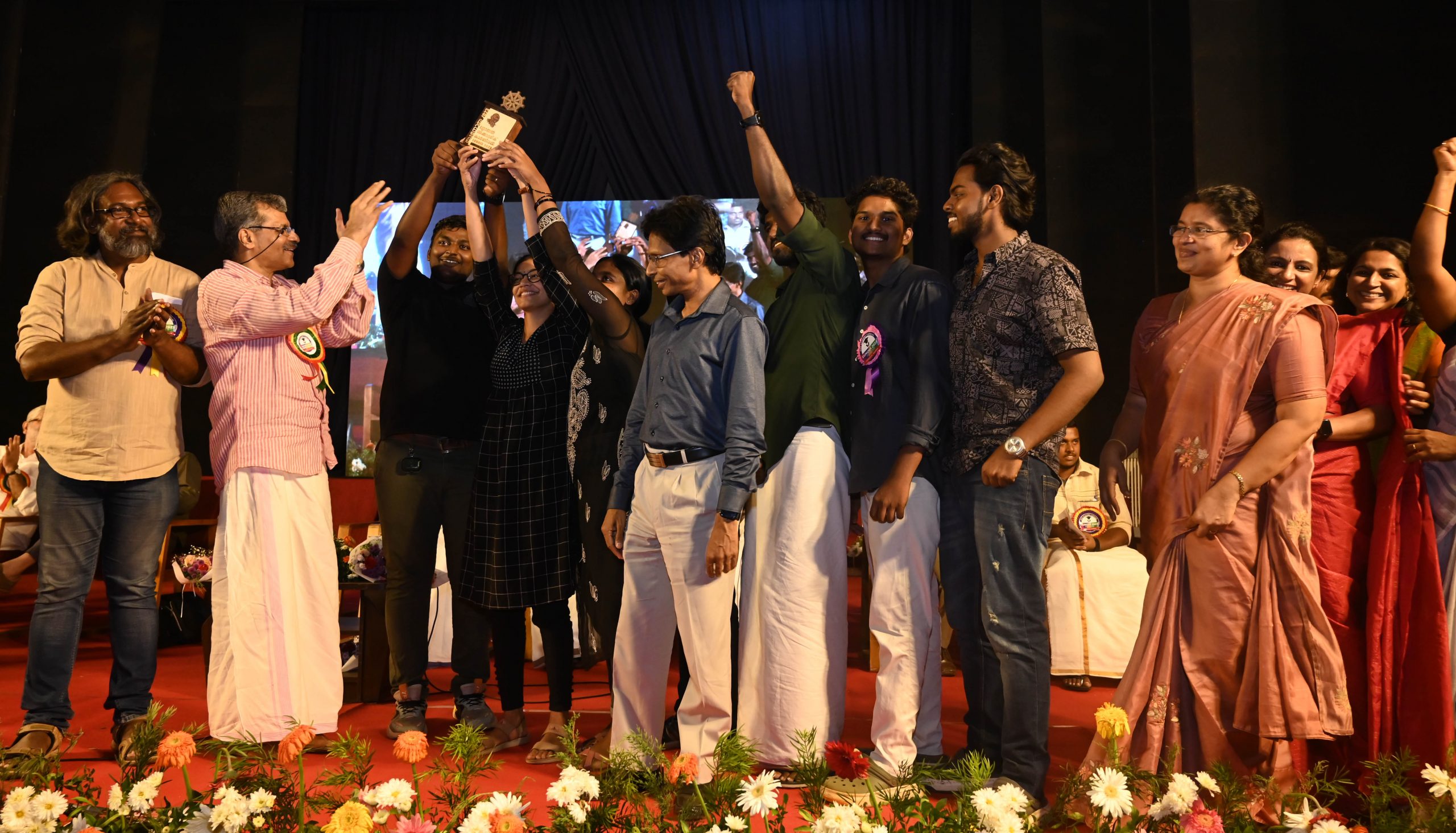 DSW Scholarships 2025–'26